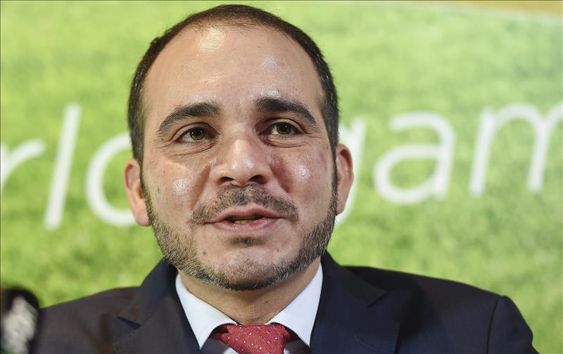 El príncipe Al Hussein formaliza su candidatura a presidente de la FIFA ...