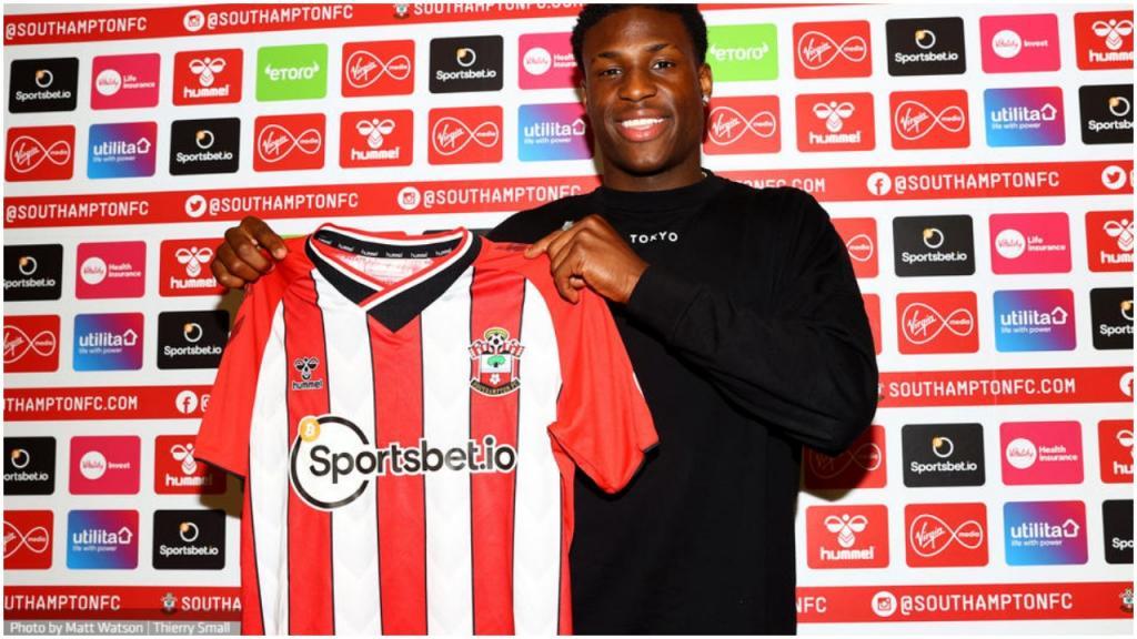 Thierry Small jugará tres años en el Southampton